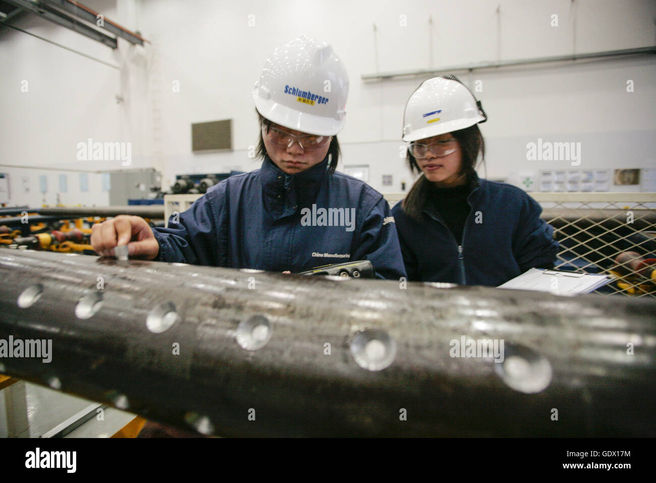 Schlumberger oil drilling hi-res stock photography and images - Alamy