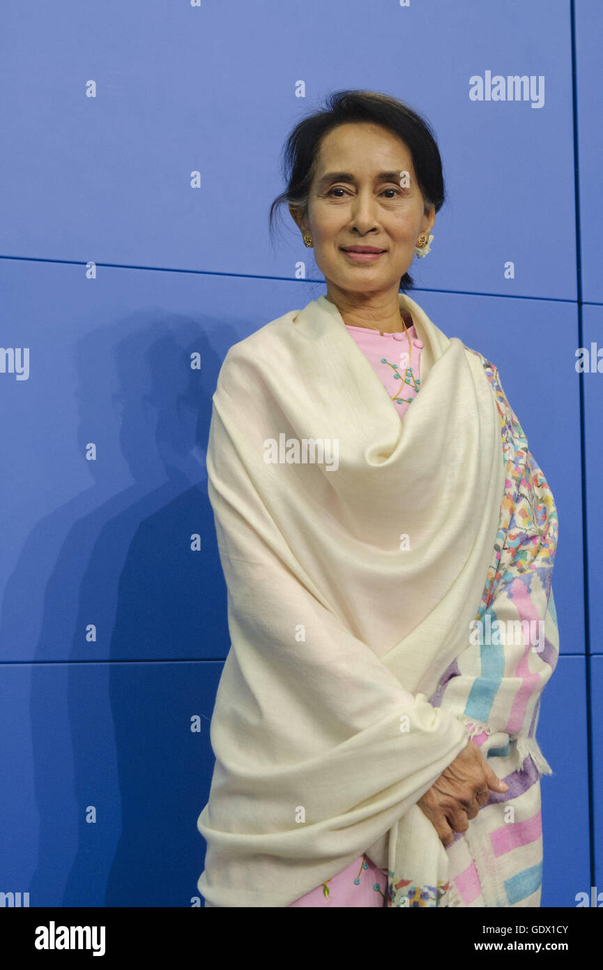 Aung san suu kyi portrait hi-res stock photography and images - Alamy