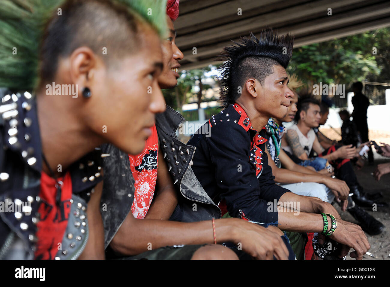 Punks 1970 hi-res stock photography and images - Alamy