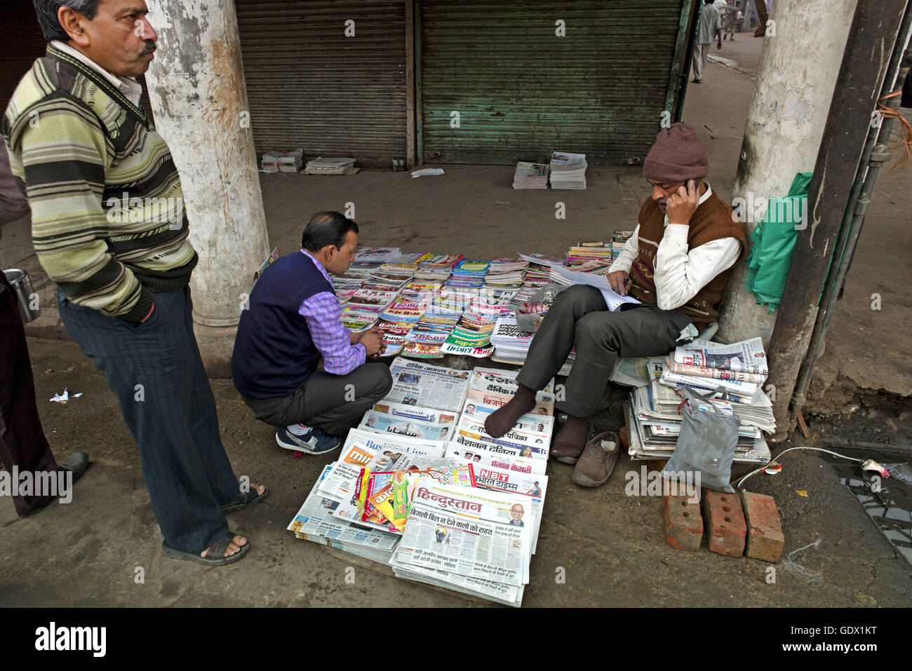 Newspaper stall india hi-res stock photography and images - Alamy