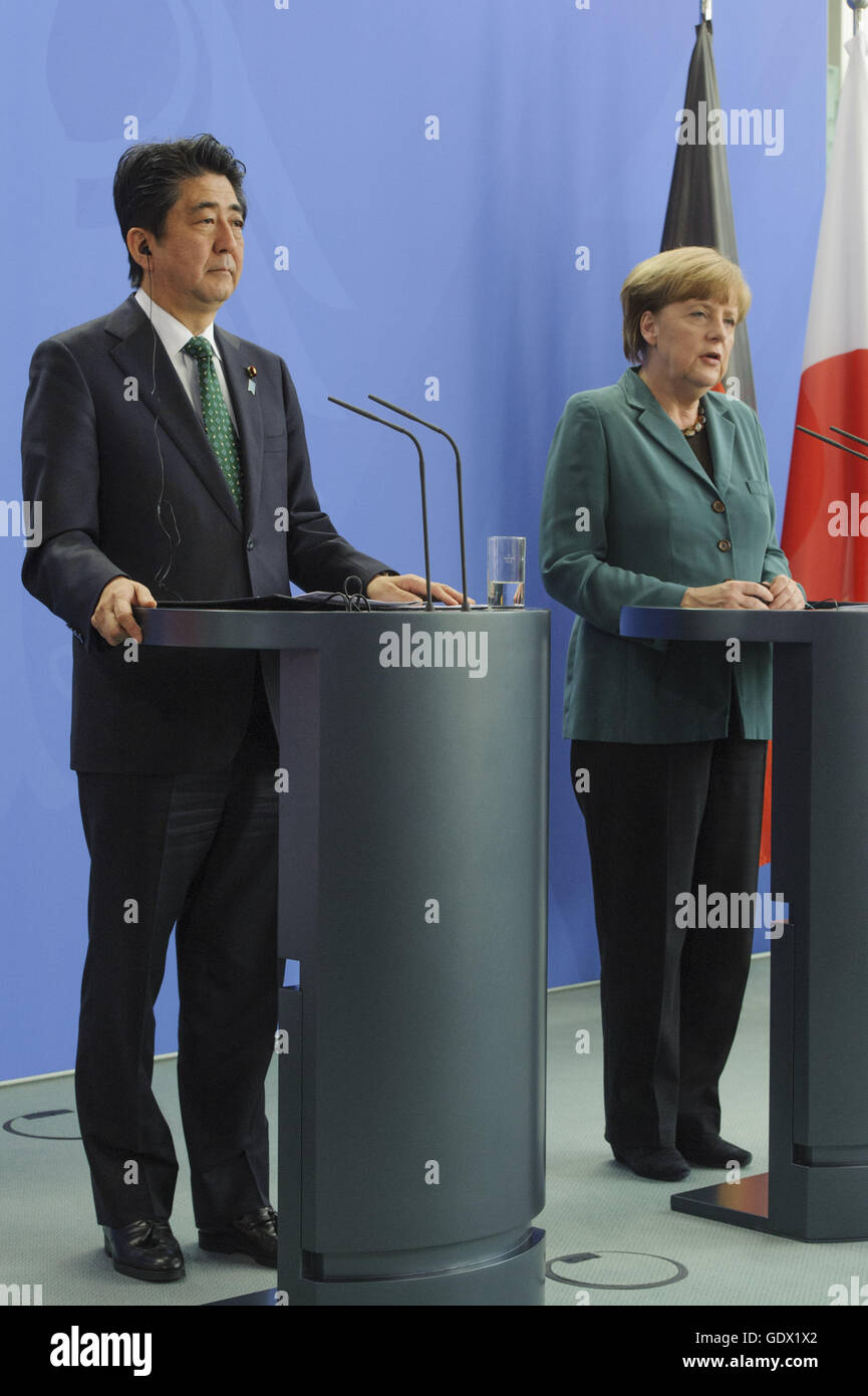 Japanese Prime Minister Shinzo Abe and German Chancellor Angela Merkel ...