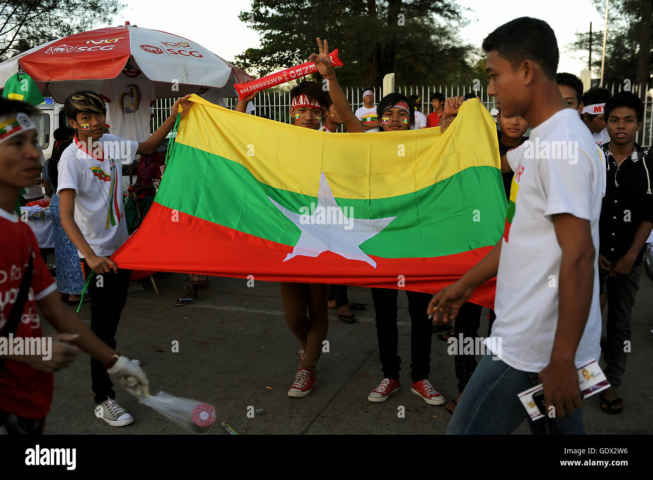 Burmese football fans Stock Photo - Alamy