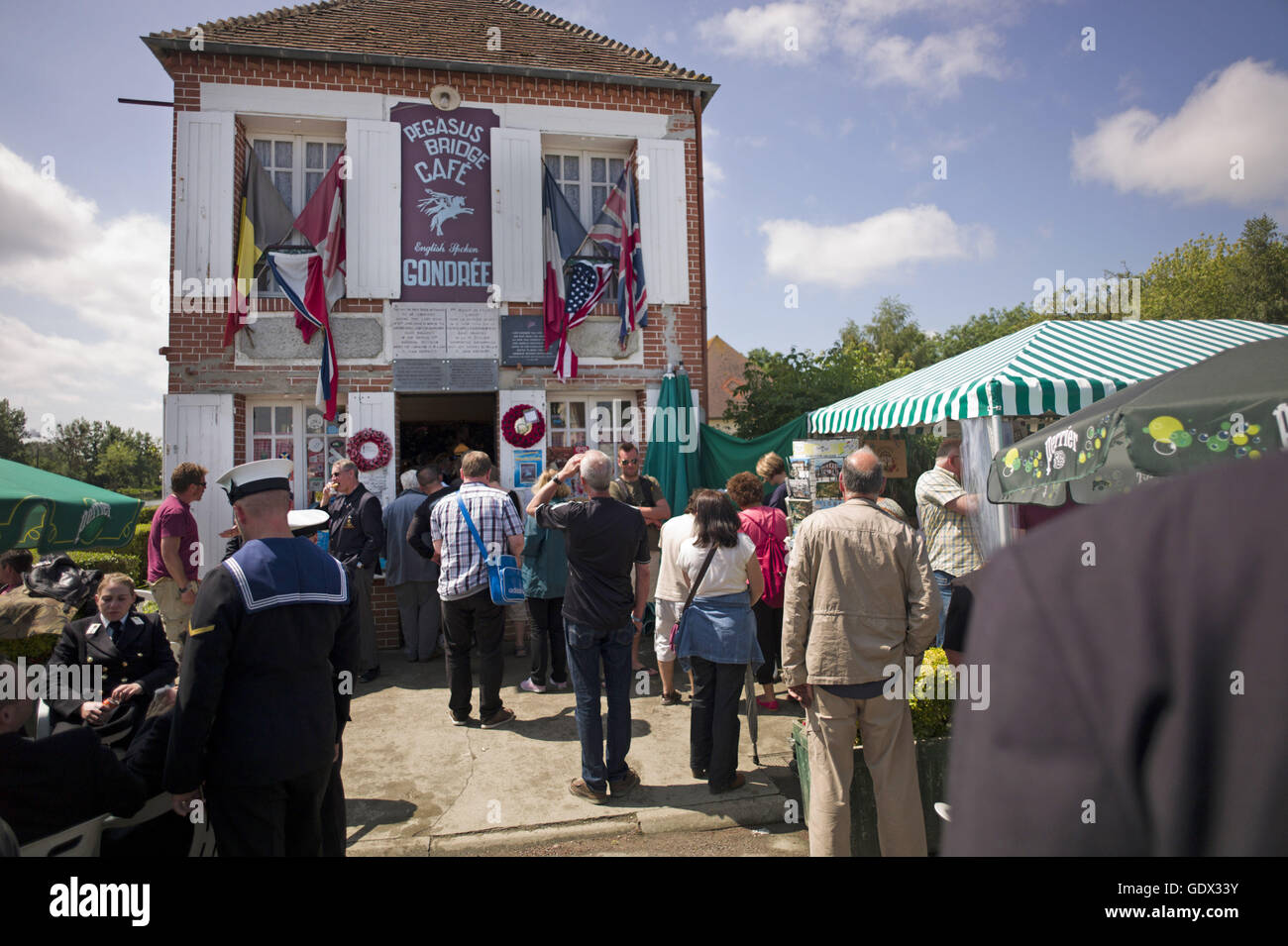 Cafe Gondree France High Resolution Stock Photography and Images - Alamy