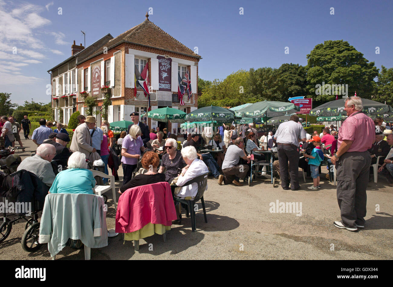 Cafe gondree benouville hi-res stock photography and images - Alamy