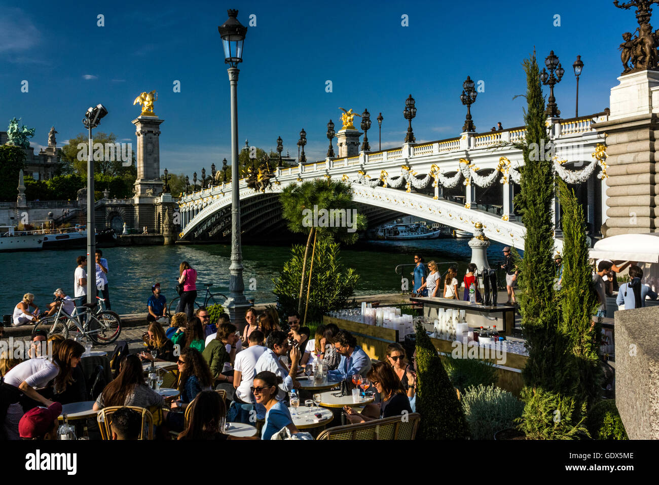 Bridge pont alexandre iii hi-res stock photography and images - Alamy