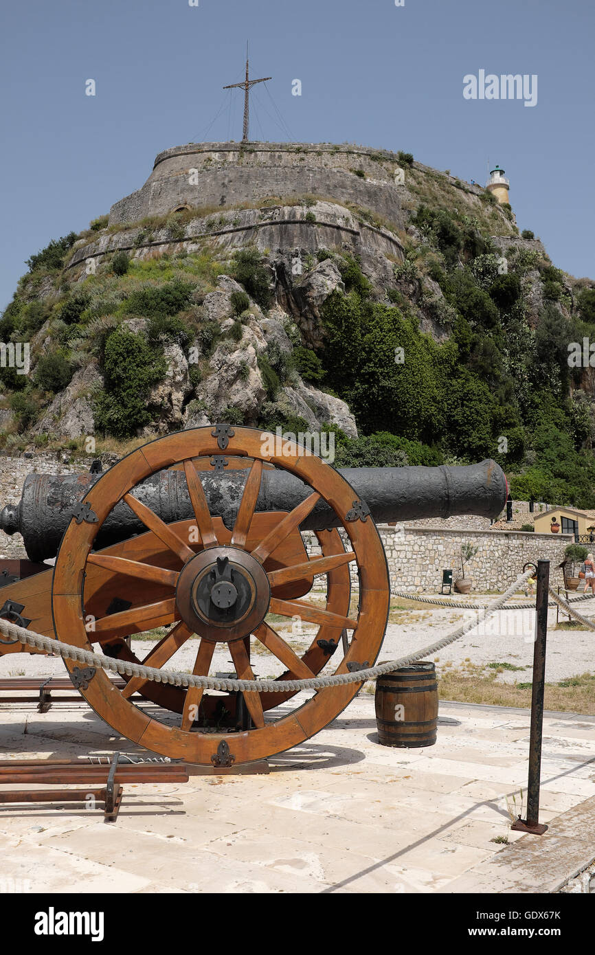 Old cannon gun hi-res stock photography and images - Alamy