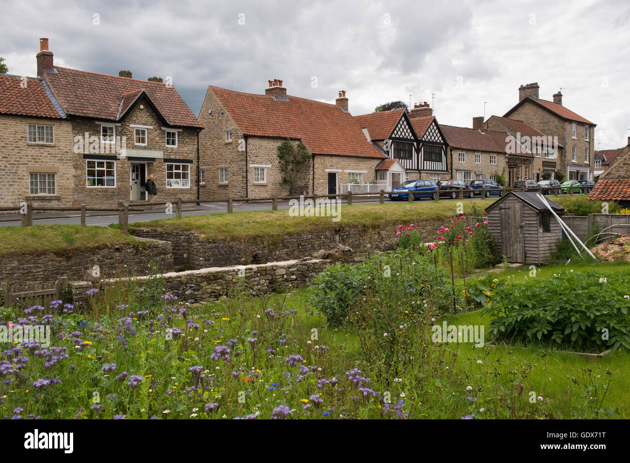 Helmsley historic architecture hi-res stock photography and images - Alamy