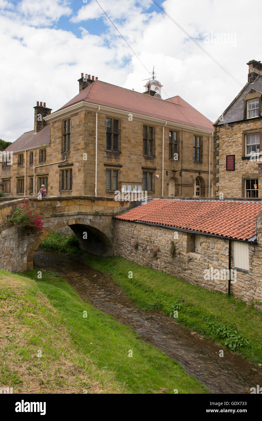 Castlegate (with Borough Beck, bridge and Town Hall) in the picturesque ...
