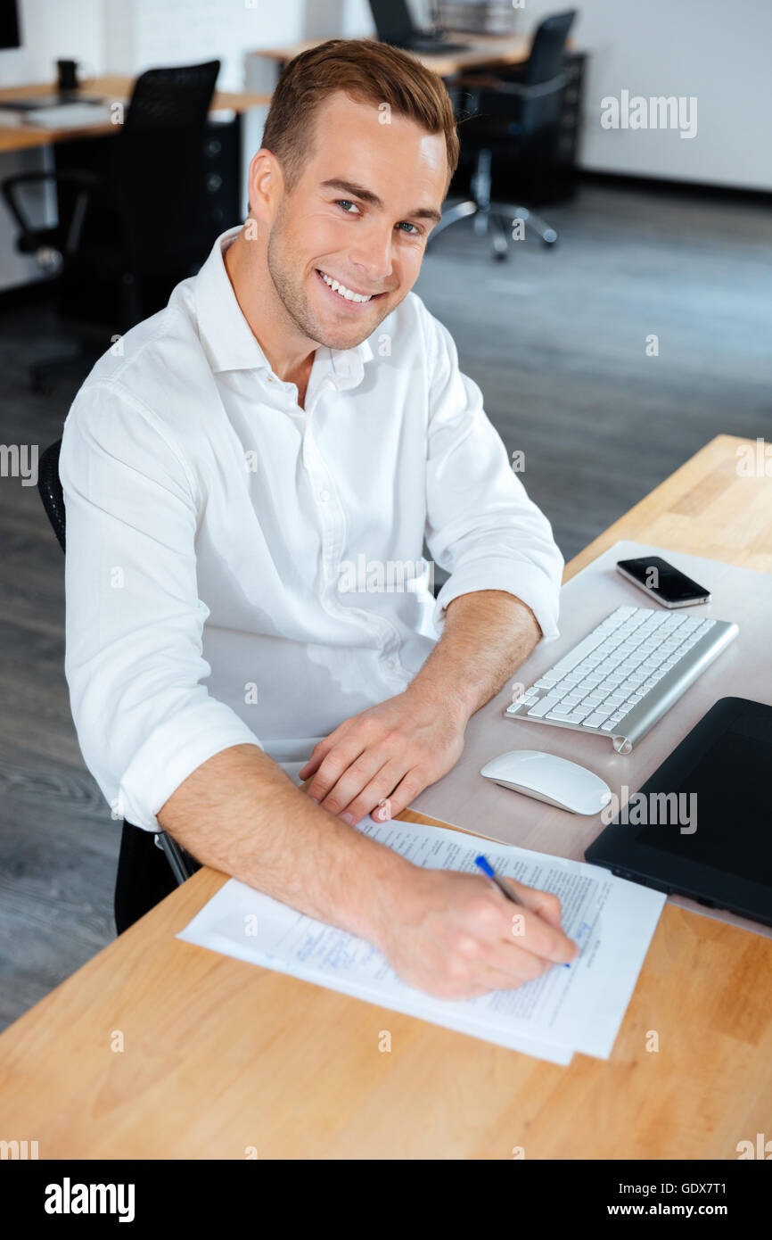 Workplace office alone hi-res stock photography and images - Alamy