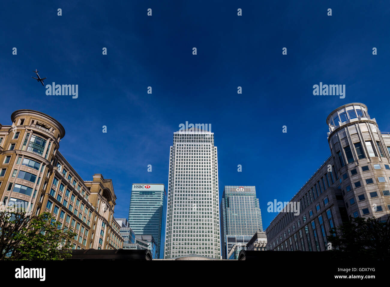 One canada square london hi-res stock photography and images - Alamy