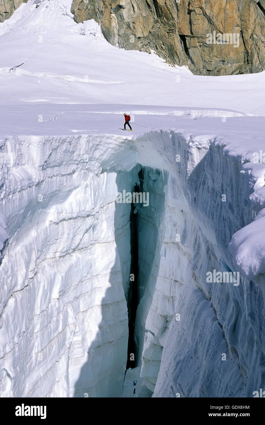 geography / travel, France, Alpinist crossing crevasses on the Geant ...