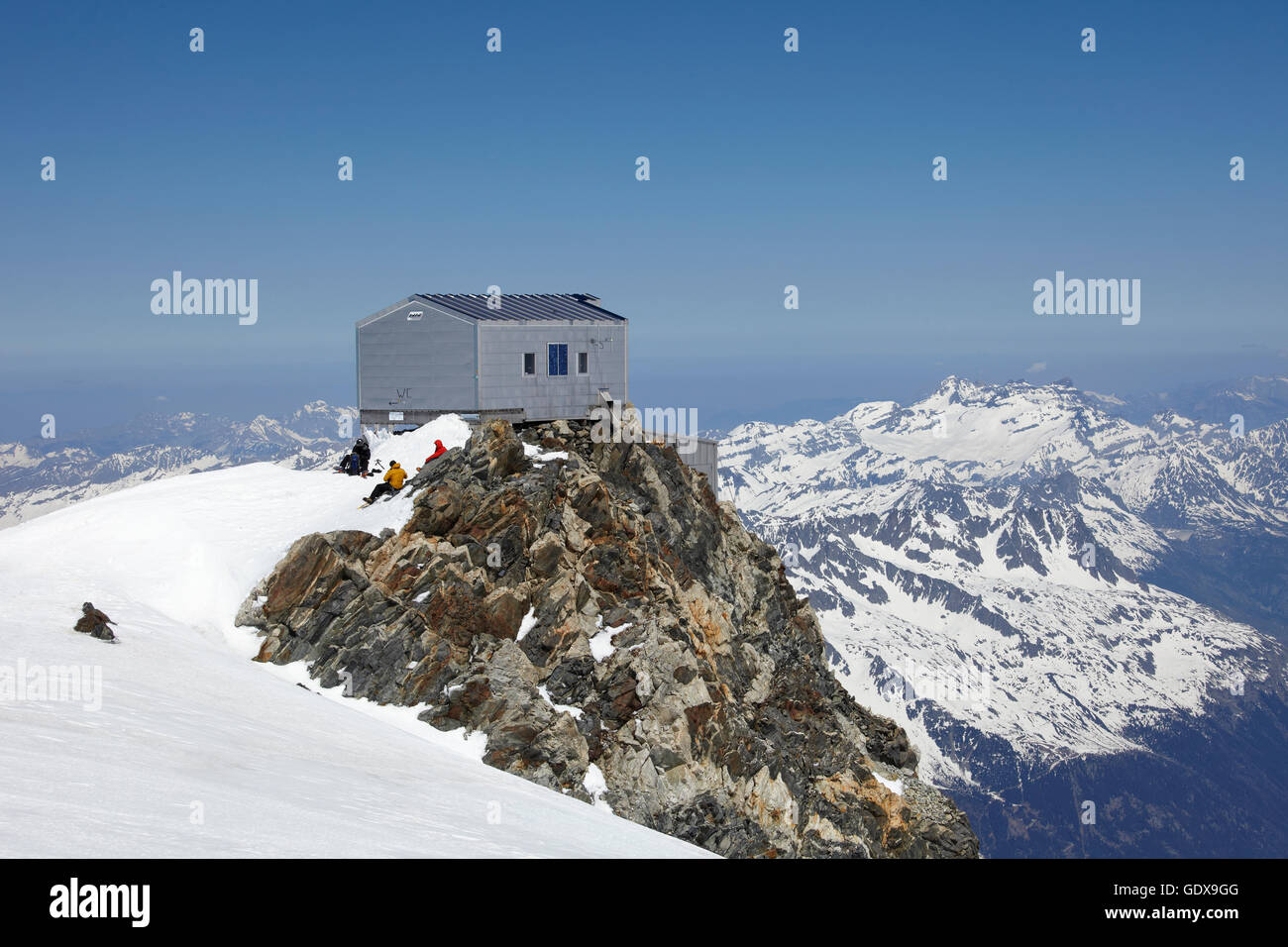 Vallot refuge hi-res stock photography and images - Alamy