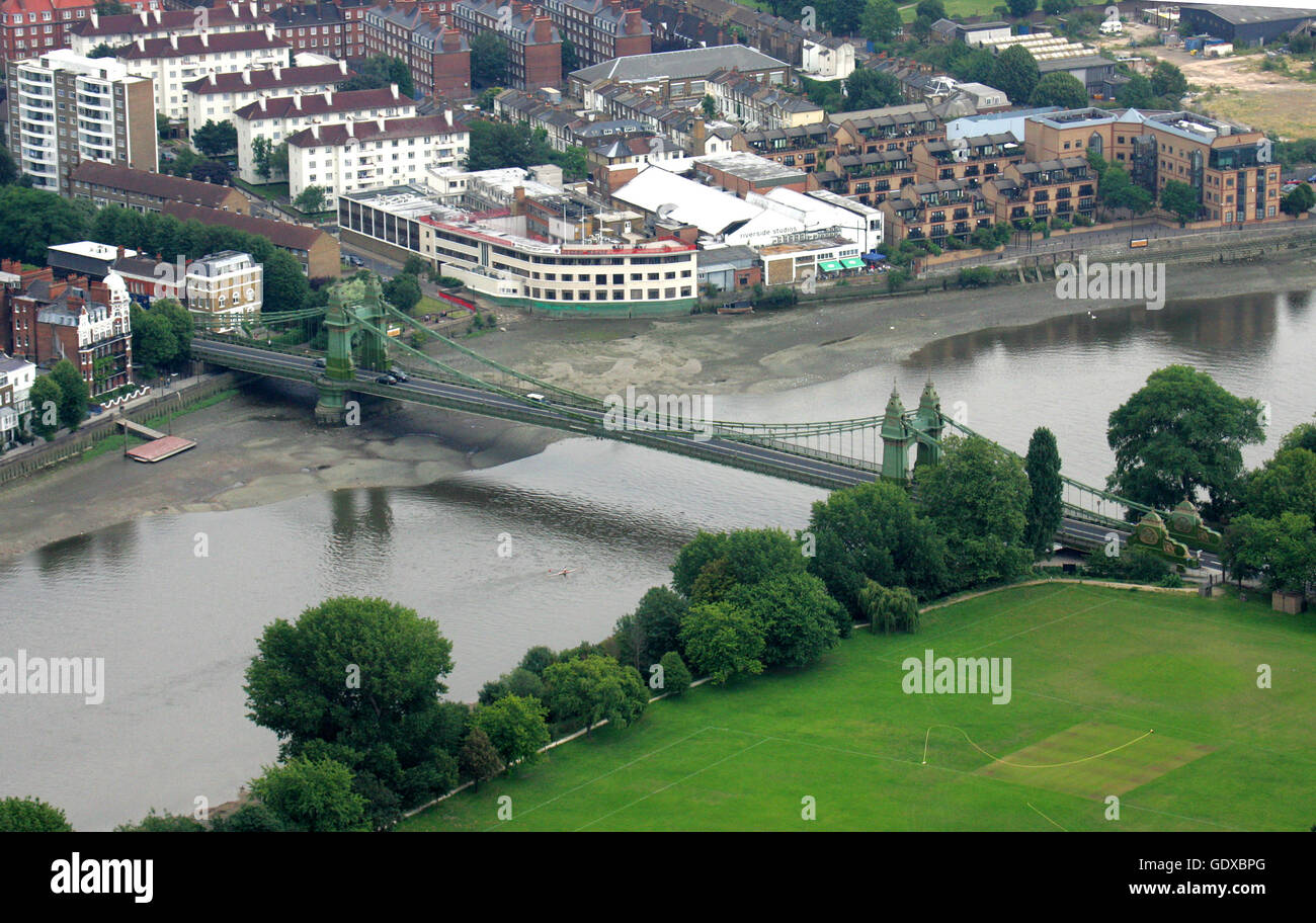 Hammersmith bridge london hi-res stock photography and images - Alamy