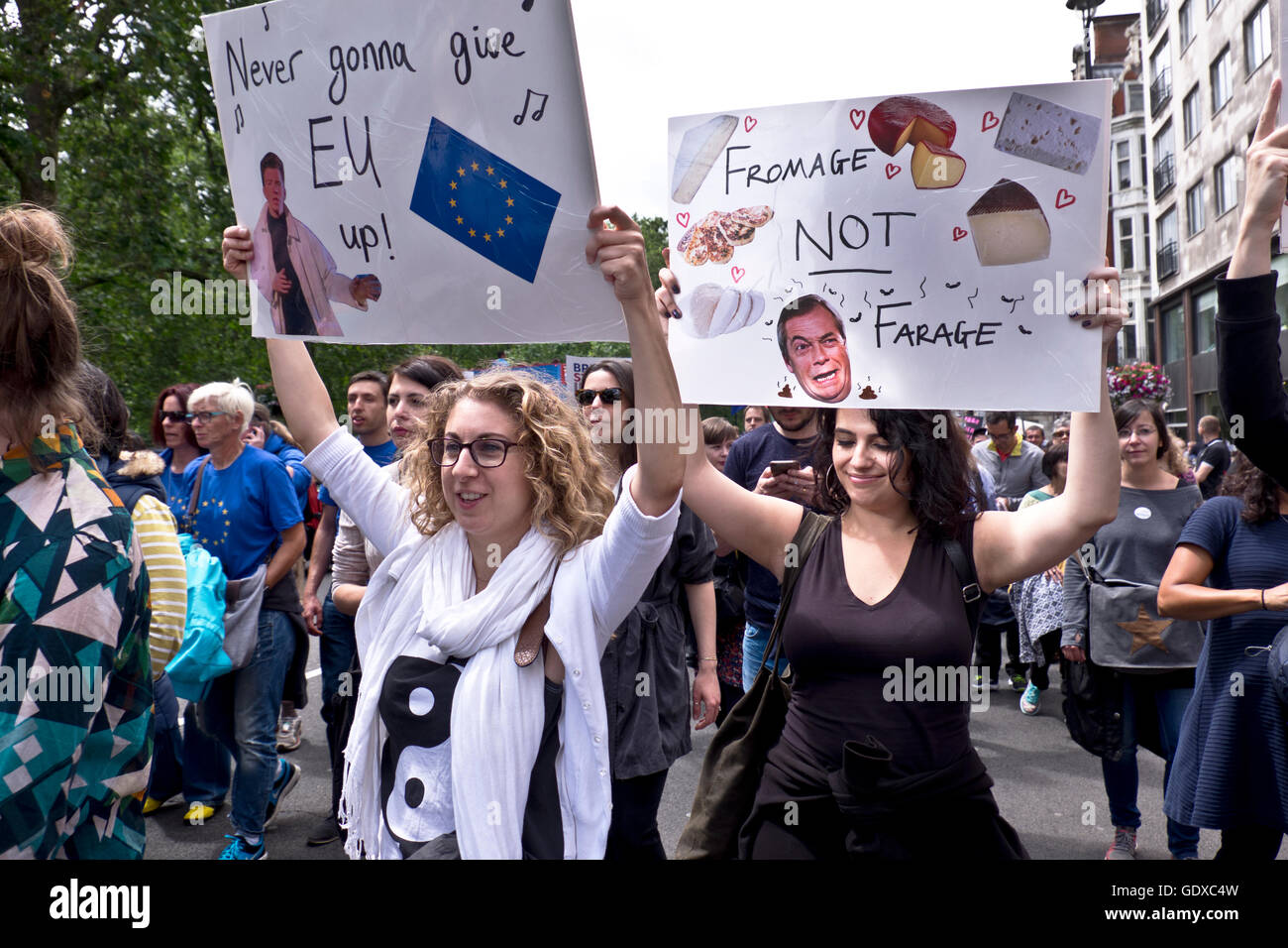 Thousand people hi-res stock photography and images - Alamy