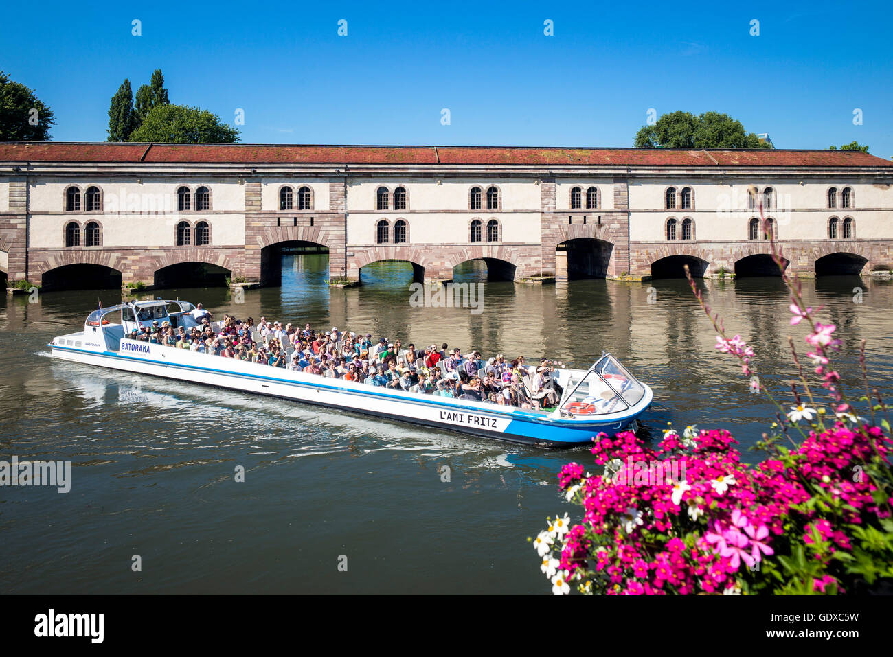 17th century french boat hi-res stock photography and images - Alamy