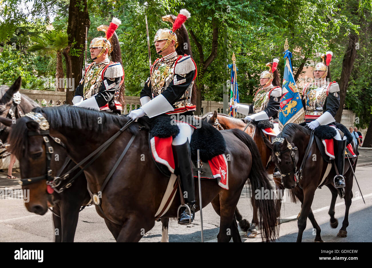 Carabinieri corazzieri parade Stock Photo - Alamy