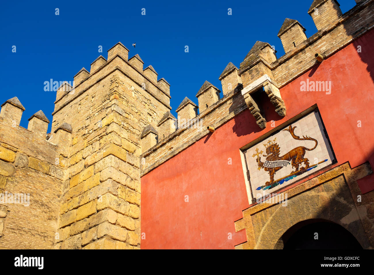 Puerta real plaza hi-res stock photography and images - Alamy