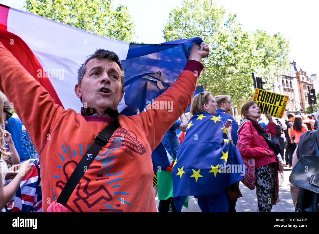 Forty thousand people took part in The March for Europe in London. on 2 ...