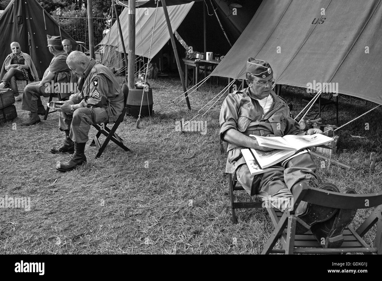 World War Ii American Soldiers Reading High Resolution Stock ...
