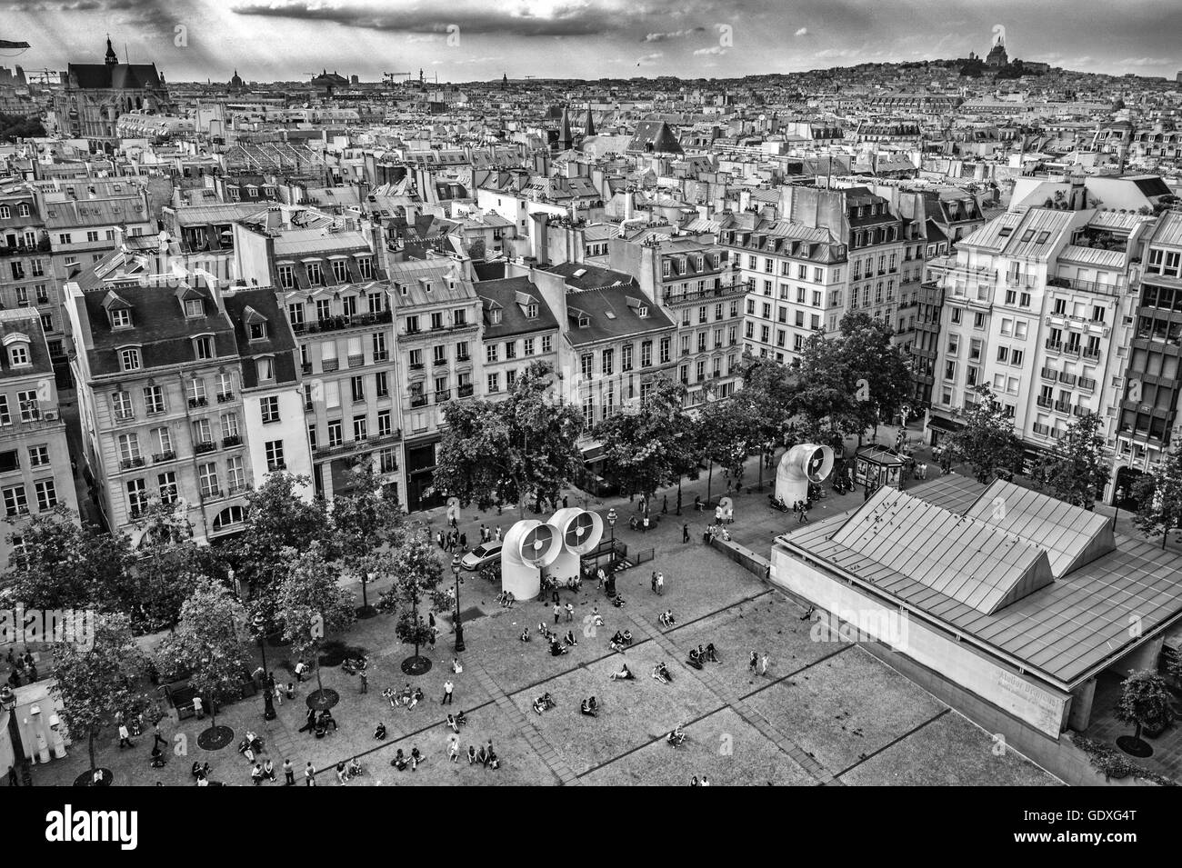 Buildings of paris hi-res stock photography and images - Alamy