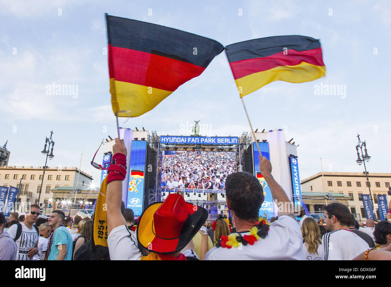 Football world cup hi-res stock photography and images - Alamy