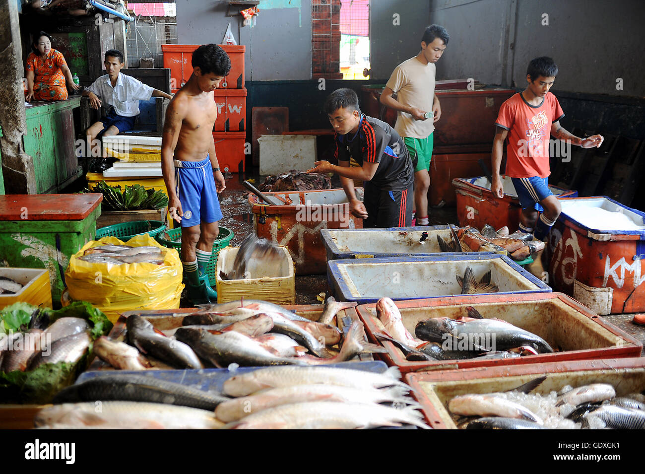 San Pya fish market in Yangon Stock Photo - Alamy