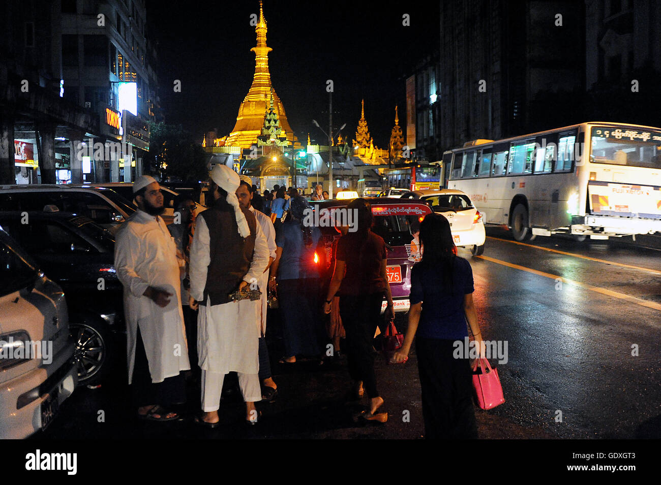 Yangon at night Stock Photo - Alamy