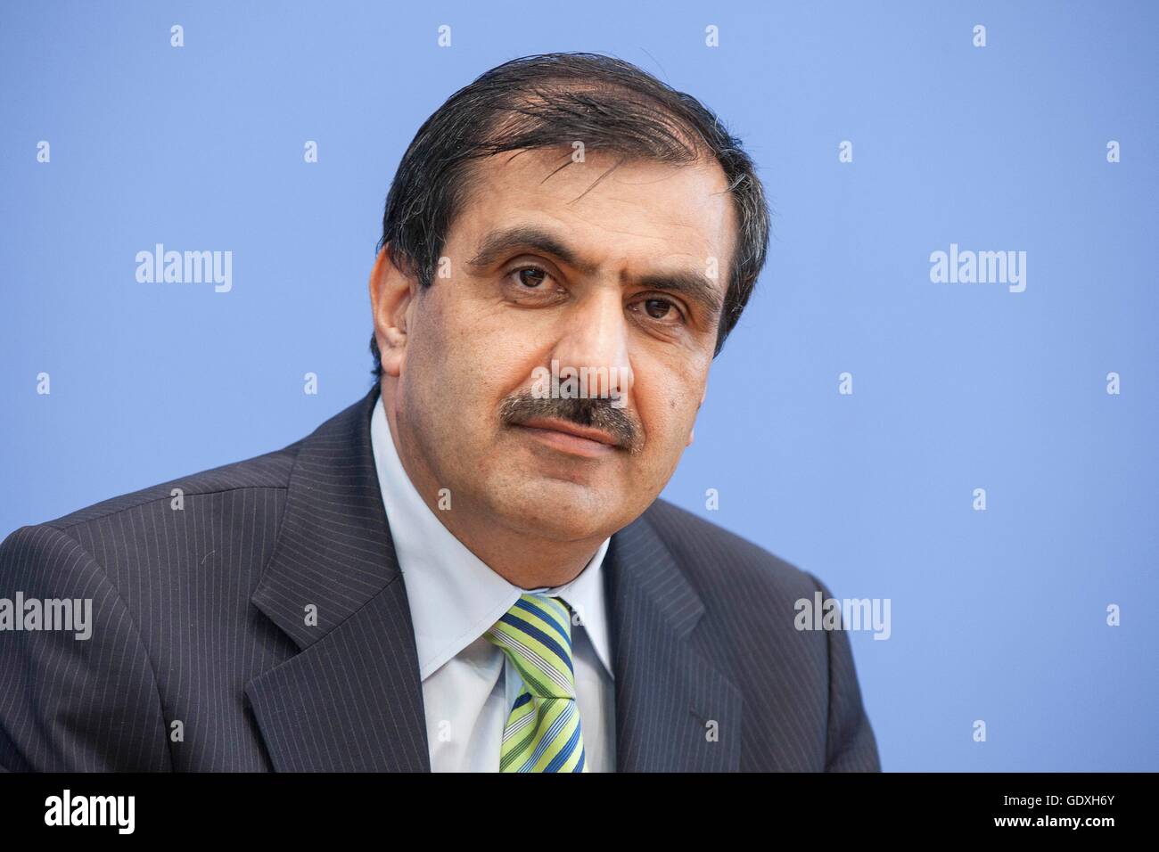 Ali Kizilkaya at a press conference in Berlin, Germany, 2014 Stock ...
