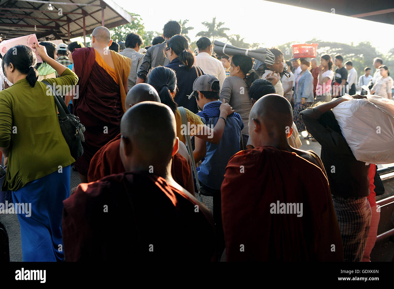 At the Dala jetty in Yangon Stock Photo - Alamy