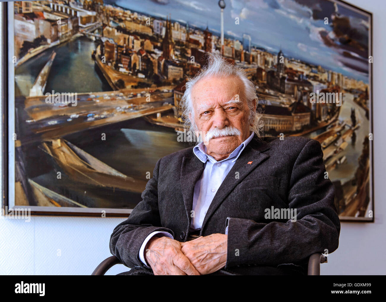 Manolis Glezos High Resolution Stock Photography and Images - Alamy