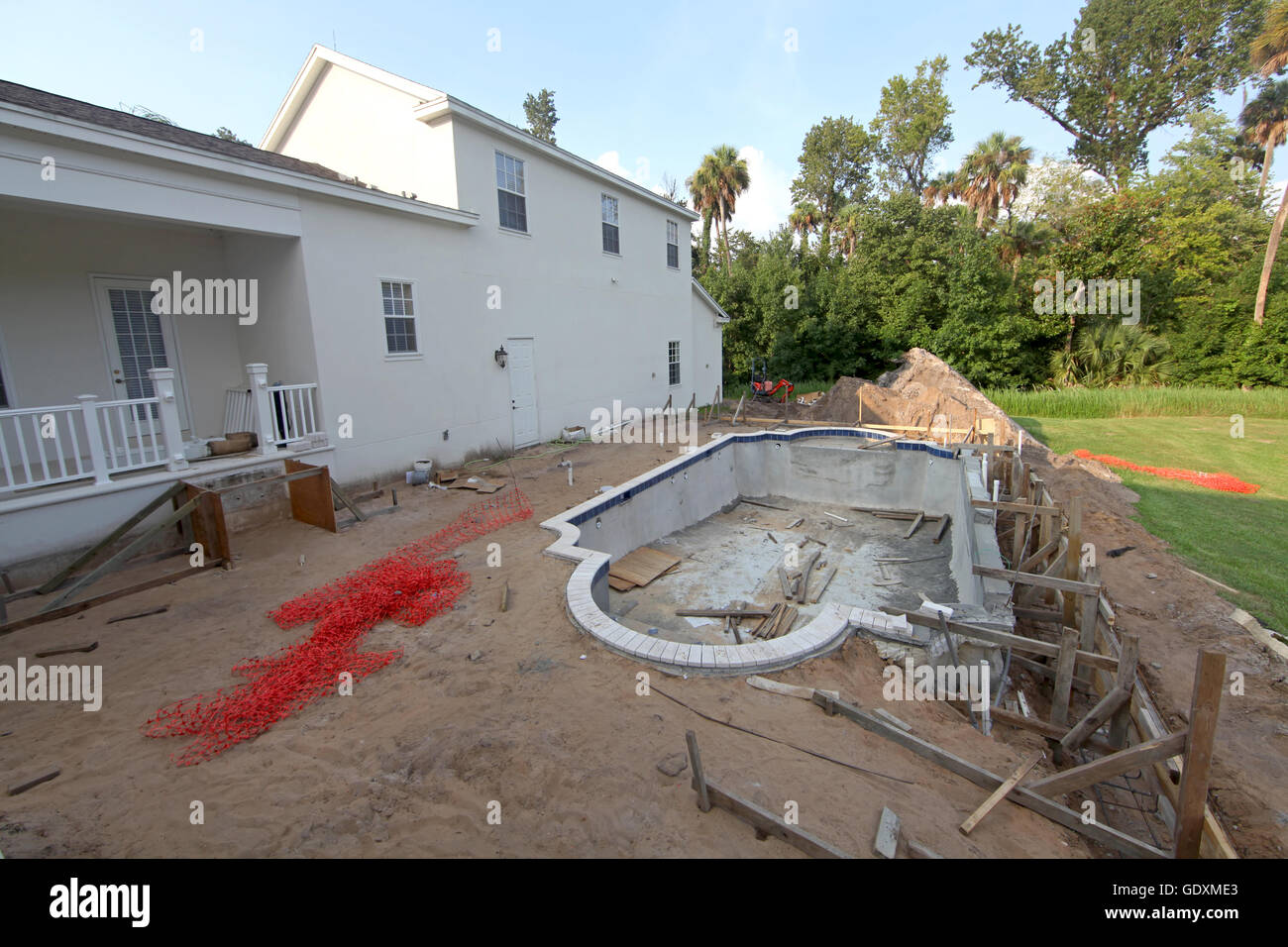Construction of swimming pool hi-res stock photography and images - Alamy