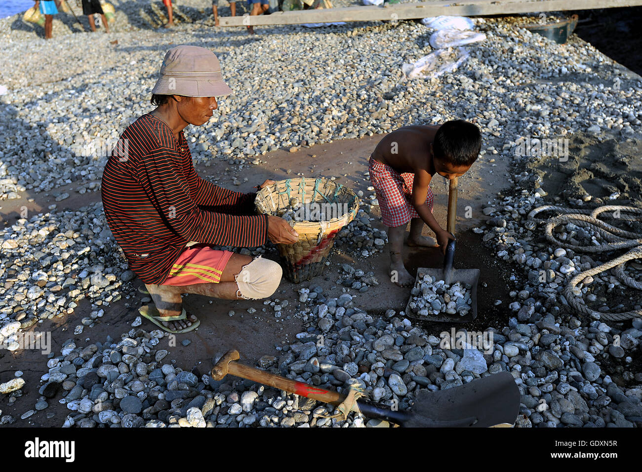 Child labor in Yangon Stock Photo - Alamy