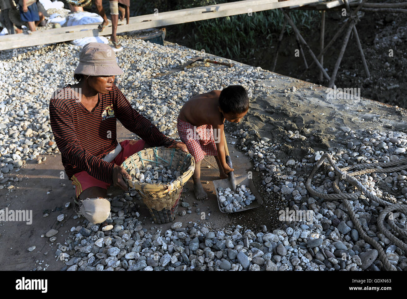 Child labor in Yangon Stock Photo - Alamy