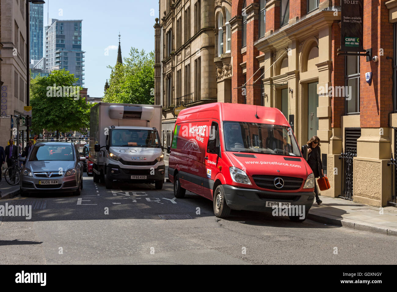 Parcel delivery van hi-res stock photography and images - Alamy