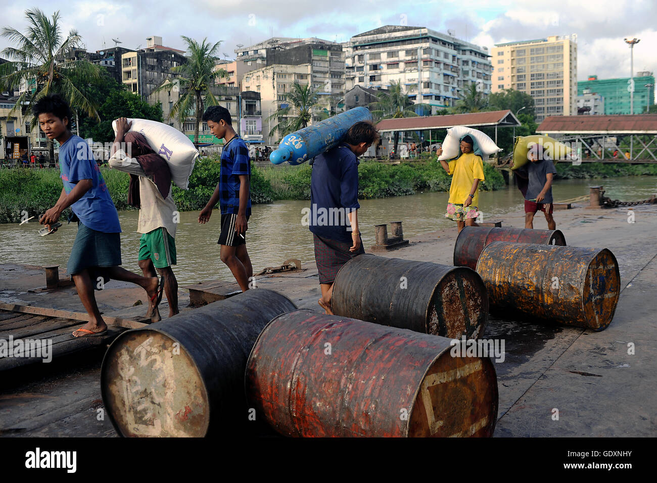 Day laborers in Yangon Stock Photo - Alamy