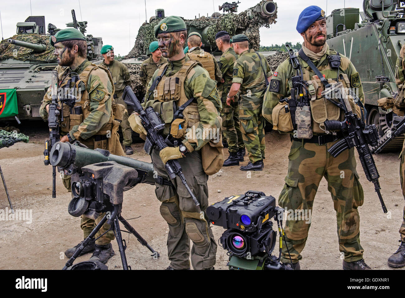 Norwegian army soldiers hi-res stock photography and images - Alamy