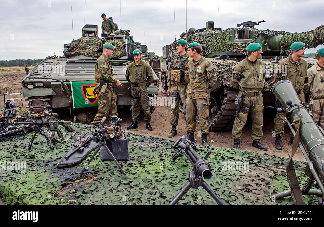 Norwegian army soldiers hi-res stock photography and images - Alamy