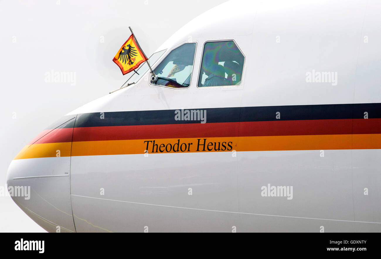 Official aircraft hi-res stock photography and images - Alamy