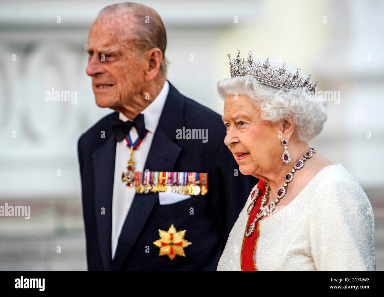 Queen prince philip hi-res stock photography and images - Alamy