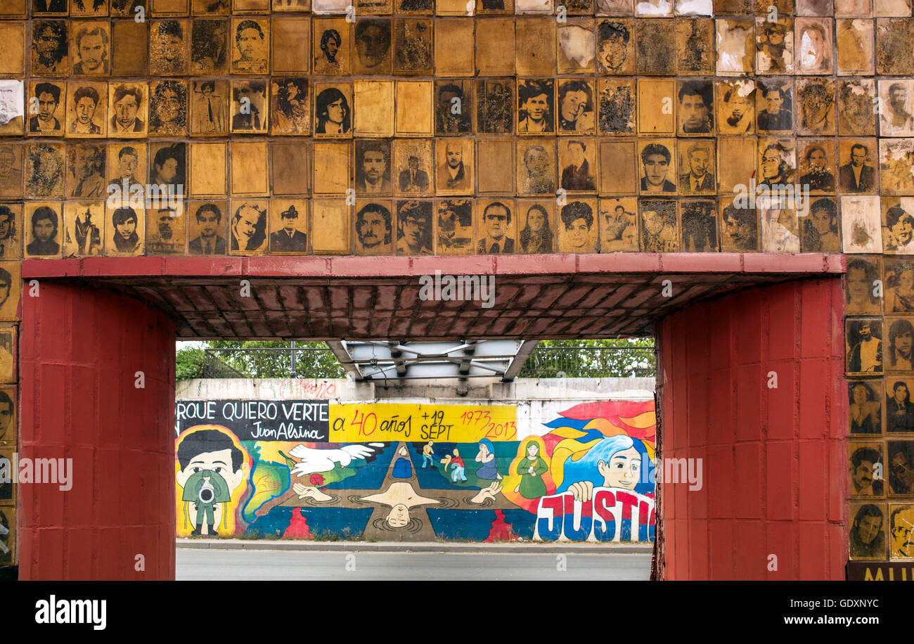 Wall monuments hi-res stock photography and images - Alamy