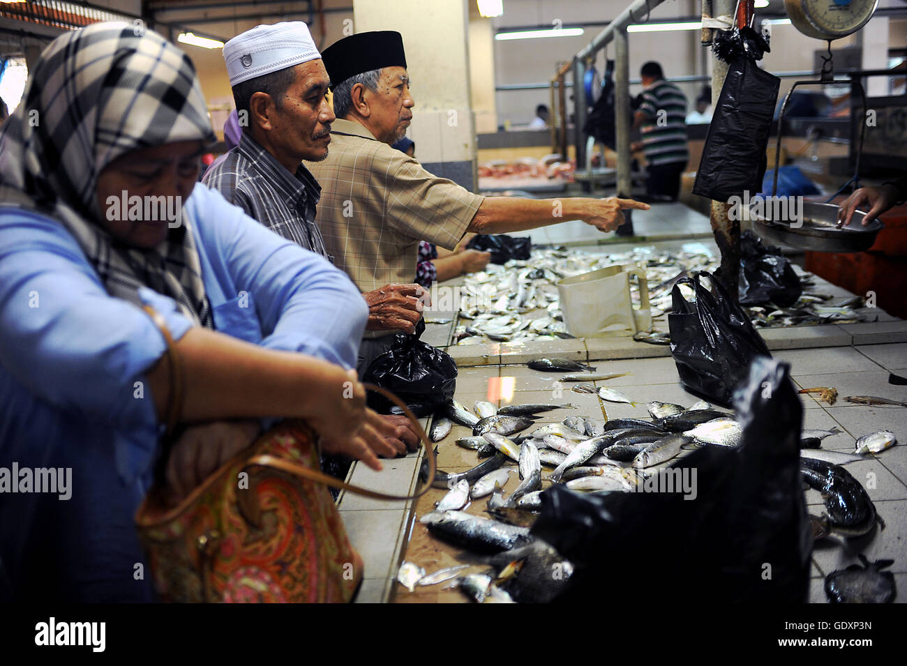 Pasar Gadong Fish market Stock Photo - Alamy