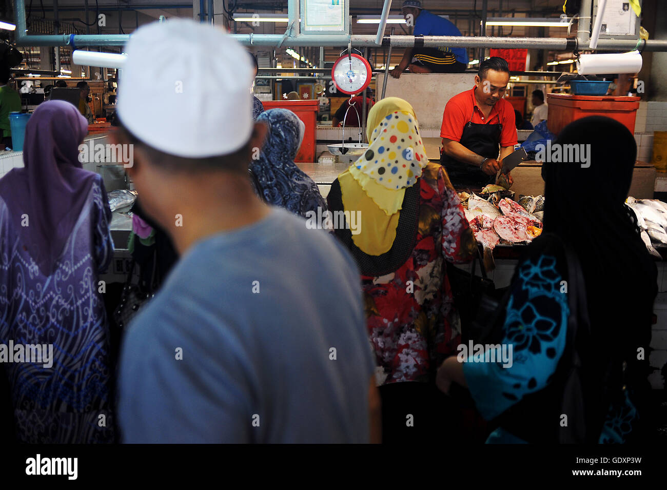 Pasar Gadong Fish market Stock Photo - Alamy