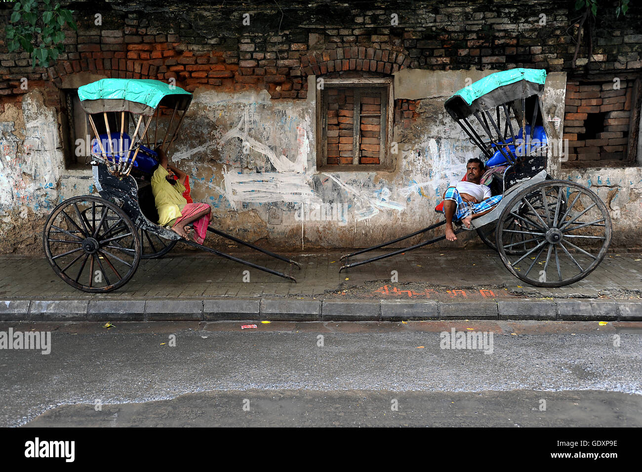 Rickshaws in Kolkata Stock Photo - Alamy