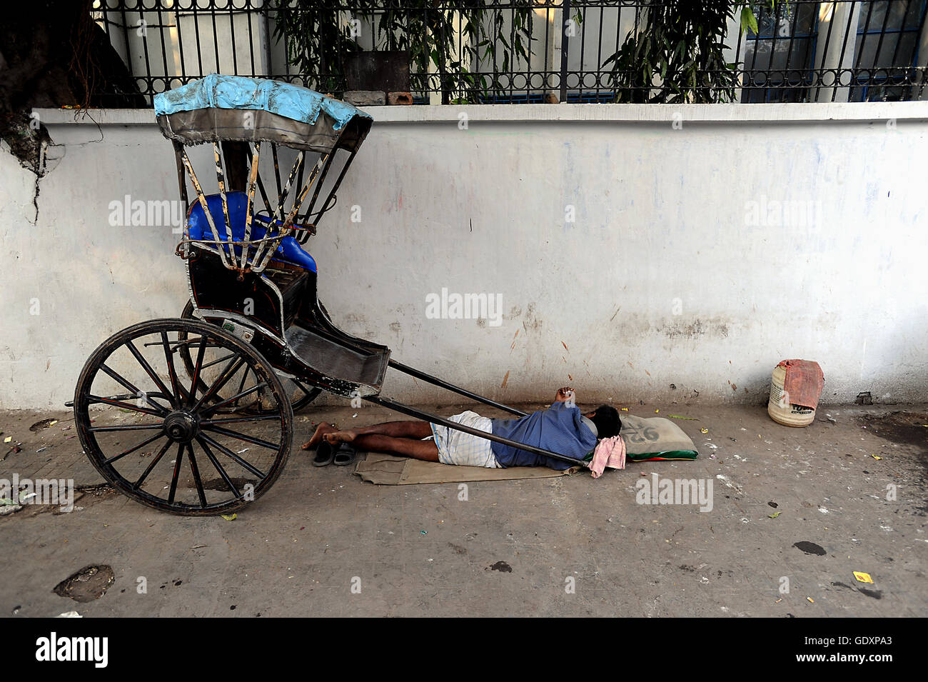 Rickshaw in Kolkata Stock Photo - Alamy