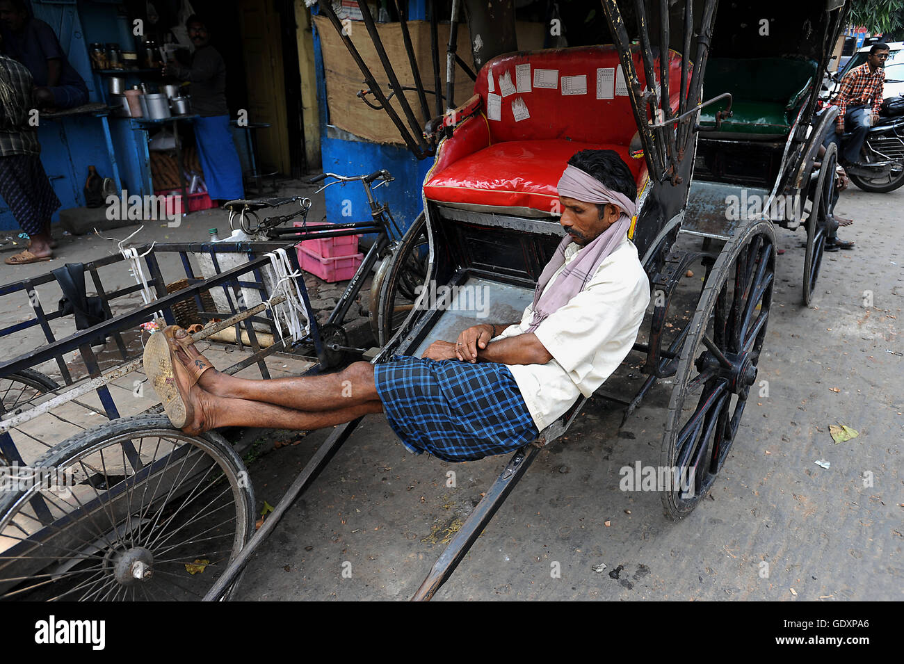 Rickshaw in Kolkata Stock Photo - Alamy