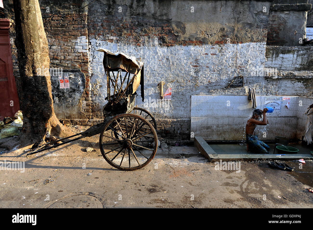 Rickshaw in Kolkata Stock Photo - Alamy