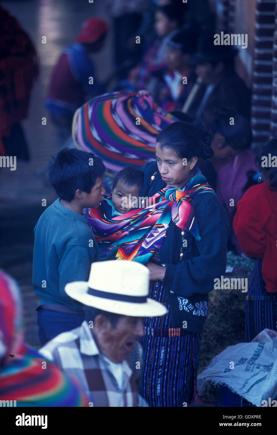 Traditional family guatemala hi-res stock photography and images - Alamy