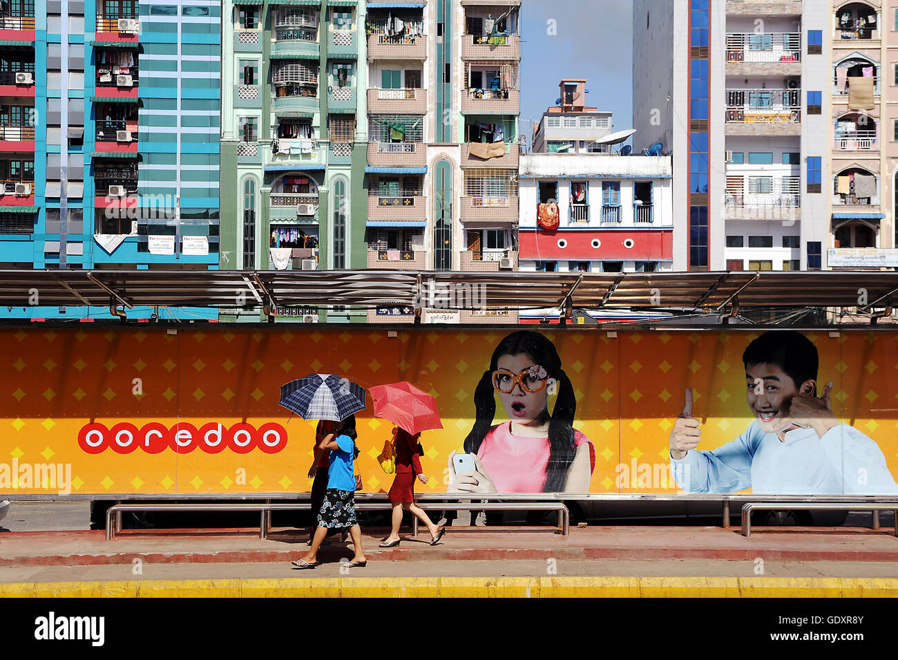 MYANMAR. Yangon. 2014. Bus stop Stock Photo - Alamy