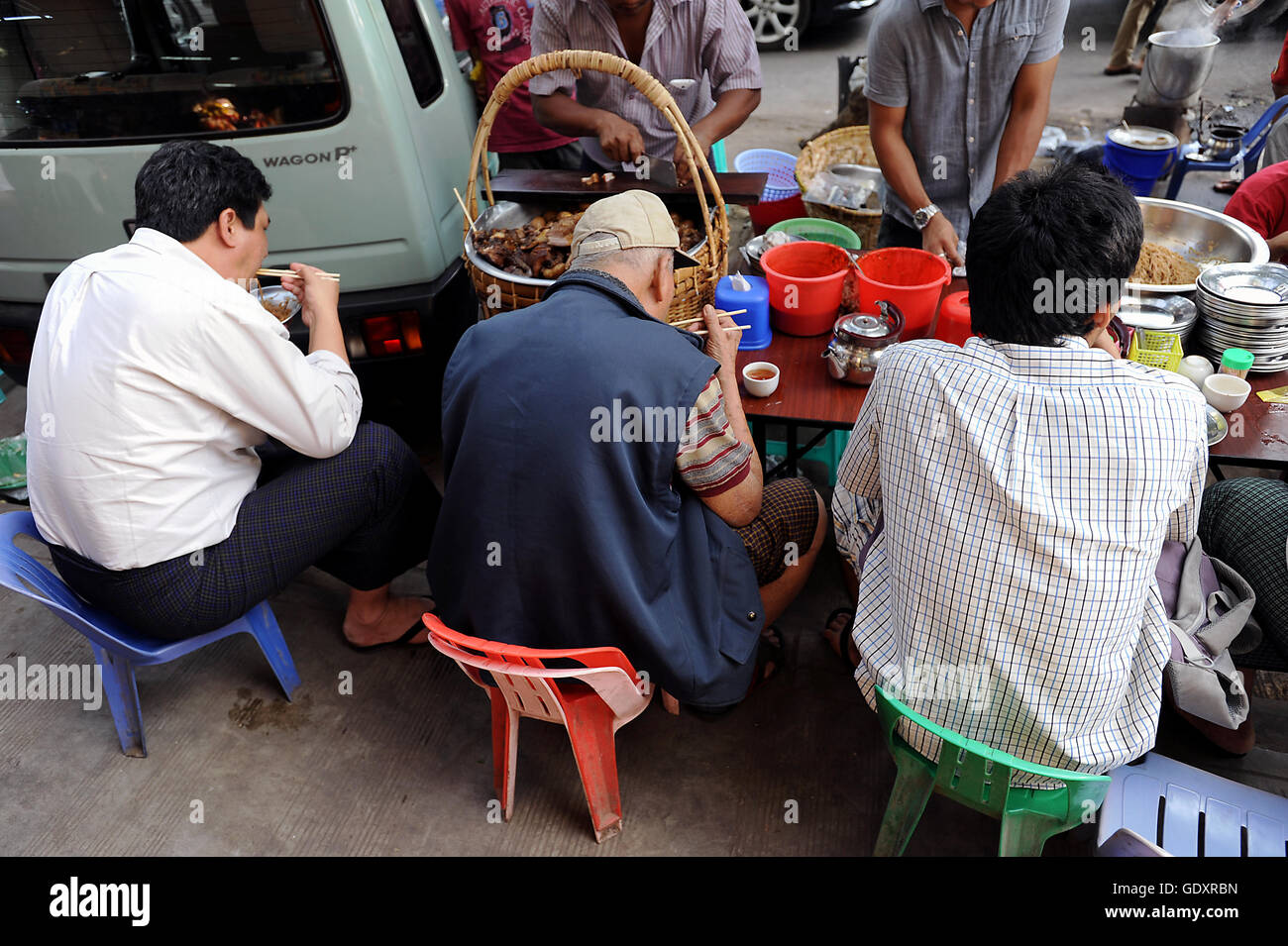 MYANMAR. Yangon. 2014. Streetfood Stock Photo - Alamy