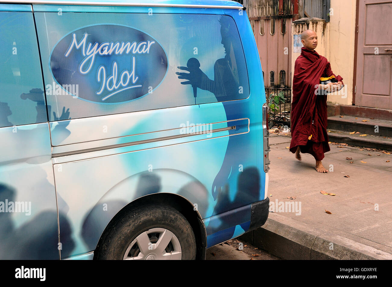 MYANMAR. Yangon. 2015. Myanmar Idol Stock Photo - Alamy
